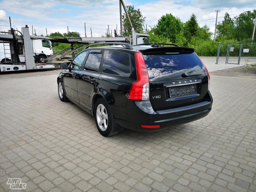 Black Volvo V50 2012 in Radviliskis, with an engine capacity of 1.60 L and mileage of 226 thousand km for 3850 €, photo 4 on AUTOMOTO.COM.LV