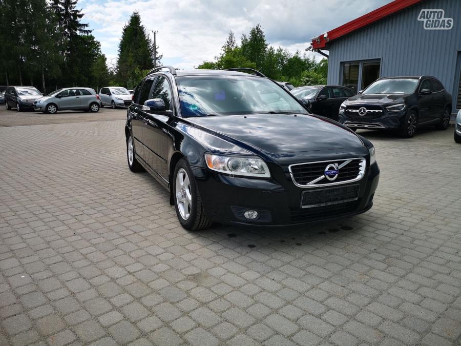 Black Volvo V50 2012 in Radviliskis, with an engine capacity of 1.60 L and mileage of 226 thousand km for 3850 €, photo 5 on AUTOMOTO.COM.LV