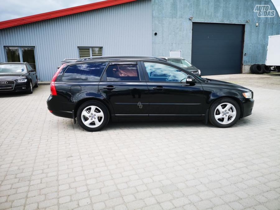 Black Volvo V50 2012 in Radviliskis, with an engine capacity of 1.60 L and mileage of 226 thousand km for 3850 €, photo 6 on AUTOMOTO.COM.LV