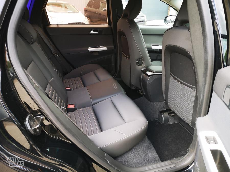Black Volvo V50 2012 in Radviliskis, with an engine capacity of 1.60 L and mileage of 226 thousand km for 3850 €, photo 14 on AUTOMOTO.COM.LV