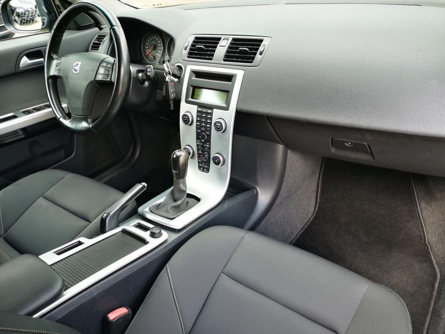 Black Volvo V50 2012 in Radviliskis, with an engine capacity of 1.60 L and mileage of 226 thousand km for 3850 €, photo 15 on AUTOMOTO.COM.LV