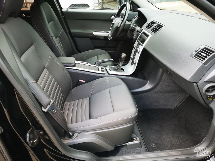 Black Volvo V50 2012 in Radviliskis, with an engine capacity of 1.60 L and mileage of 226 thousand km for 3850 €, photo 16 on AUTOMOTO.COM.LV