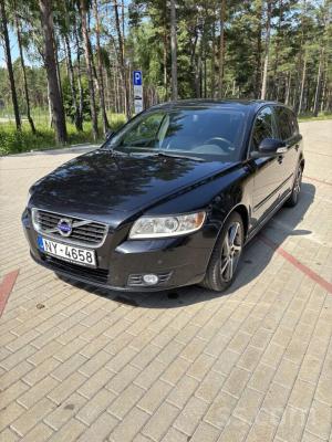 Melns Volvo V50 2012 Rīga, ar dzinēja tilpumu 1.60 L un nobraukumu 373 tūkst. km par 3500 €, foto 3 vietnē AUTOMOTO.COM.LV