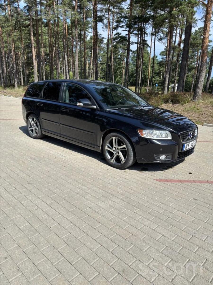 Melns Volvo V50 2012 Rīga, ar dzinēja tilpumu 1.60 L un nobraukumu 373 tūkst. km par 3500 €, foto 6 vietnē AUTOMOTO.COM.LV