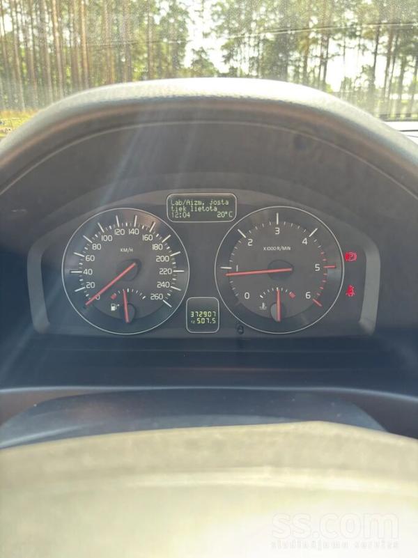 Melns Volvo V50 2012 Rīga, ar dzinēja tilpumu 1.60 L un nobraukumu 373 tūkst. km par 3500 €, foto 8 vietnē AUTOMOTO.COM.LV