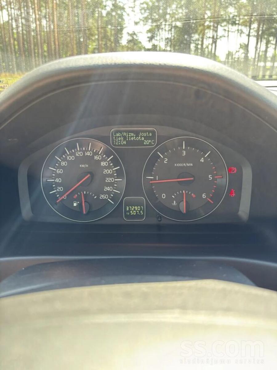 Melns Volvo V50 2012 Rīga, ar dzinēja tilpumu 1.60 L un nobraukumu 373 tūkst. km par 3500 €, foto 9 vietnē AUTOMOTO.COM.LV