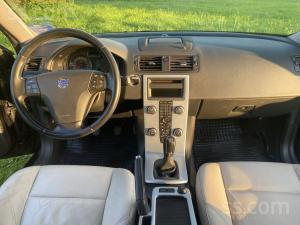 Melns Volvo V50 2012 Rēzekne, ar dzinēja tilpumu 1.60 L un nobraukumu 242 tūkst. km par 3000 €, foto 4 vietnē AUTOMOTO.COM.LV