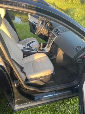 Melns Volvo V50 2012 Rēzekne, ar dzinēja tilpumu 1.60 L un nobraukumu 242 tūkst. km par 3000 €, foto 5 vietnē AUTOMOTO.COM.LV