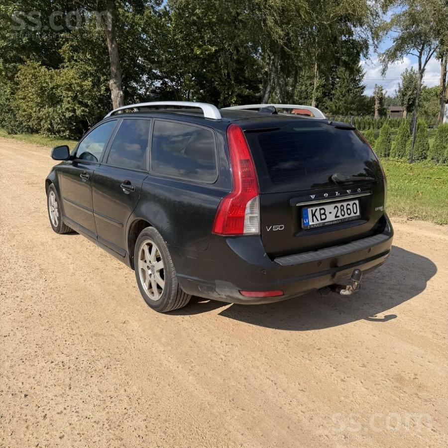Черный Вольво В50 2012 в Рига, объемом двигателя 1.60 л и пробегом 436 тыс. км за 3500 €, фото 7 на AUTOMOTO.COM.LV
