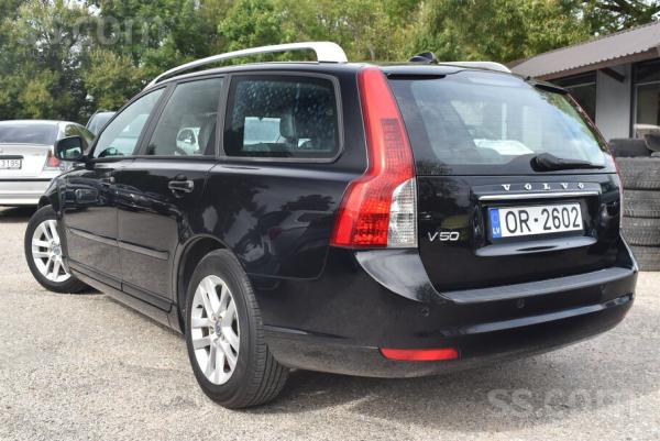 Black Volvo V50 2012 in Kuldiga, with an engine capacity of 1.60 L and mileage of 0 thousand km for 5990 €, photo 4 on AUTOMOTO.COM.LV