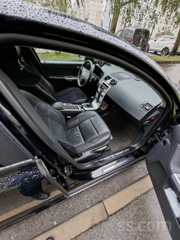 Melns Volvo V50 2012 Rīga, ar dzinēja tilpumu 1.60 L un nobraukumu 193 tūkst. km par 4500 €, foto 6 vietnē AUTOMOTO.COM.LV