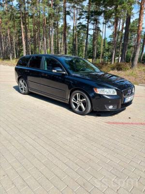 Melns Volvo V50 2012 Jelgava, ar dzinēja tilpumu 1.60 L un nobraukumu 373 tūkst. km par 3350 €, foto 4 vietnē AUTOMOTO.COM.LV
