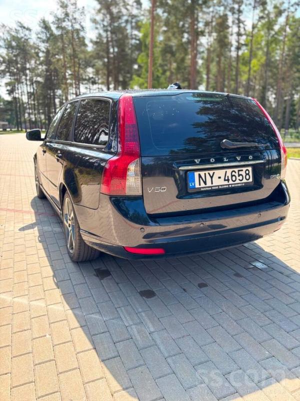 Melns Volvo V50 2012 Jelgava, ar dzinēja tilpumu 1.60 L un nobraukumu 373 tūkst. km par 3350 €, foto 6 vietnē AUTOMOTO.COM.LV