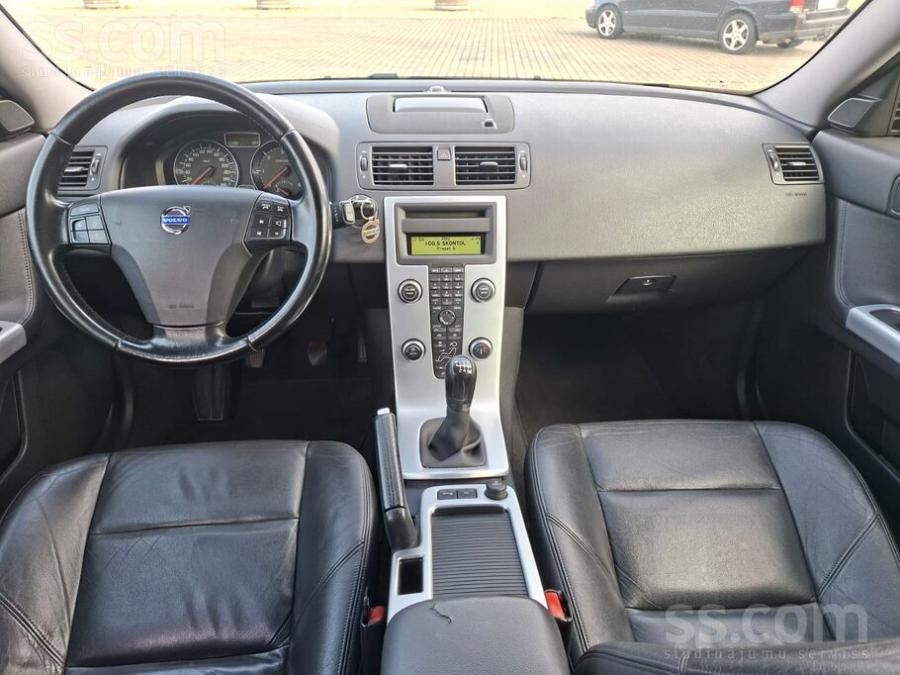 Melns Volvo V50 2012 Jelgava, ar dzinēja tilpumu 1.60 L un nobraukumu 373 tūkst. km par 3350 €, foto 11 vietnē AUTOMOTO.COM.LV