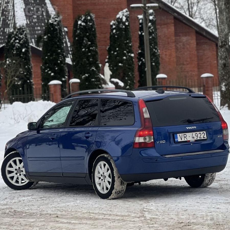 Blue Volvo V50 2006 in Dobele, with an engine capacity of 2.00 L and mileage of 425 thousand km for 2450 €, photo 4 on AUTOMOTO.COM.LV