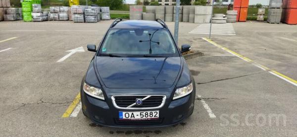 Zils Volvo V50 2009 Daugavpils, ar dzinēja tilpumu 2.00 L un nobraukumu 219 tūkst. km par 3000 €, foto 1 vietnē AUTOMOTO.COM.LV