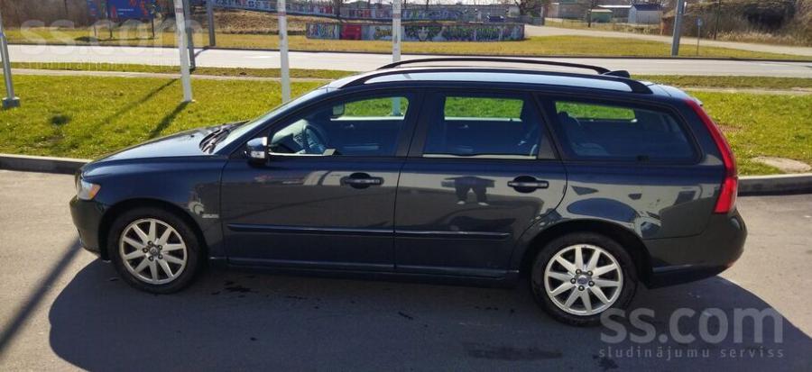Zils Volvo V50 2009 Daugavpils, ar dzinēja tilpumu 2.00 L un nobraukumu 219 tūkst. km par 3000 €, foto 8 vietnē AUTOMOTO.COM.LV