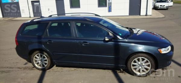 Zils Volvo V50 2009 Daugavpils, ar dzinēja tilpumu 2.00 L un nobraukumu 219 tūkst. km par 3000 €, foto 9 vietnē AUTOMOTO.COM.LV