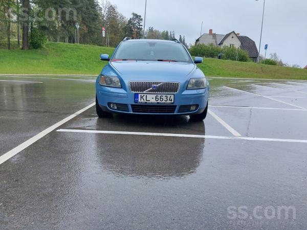 Blue Volvo V50 2004 in Aluksne, with an engine capacity of 2.00 L and mileage of 0 thousand km for 2150 €, photo 3 on AUTOMOTO.COM.LV