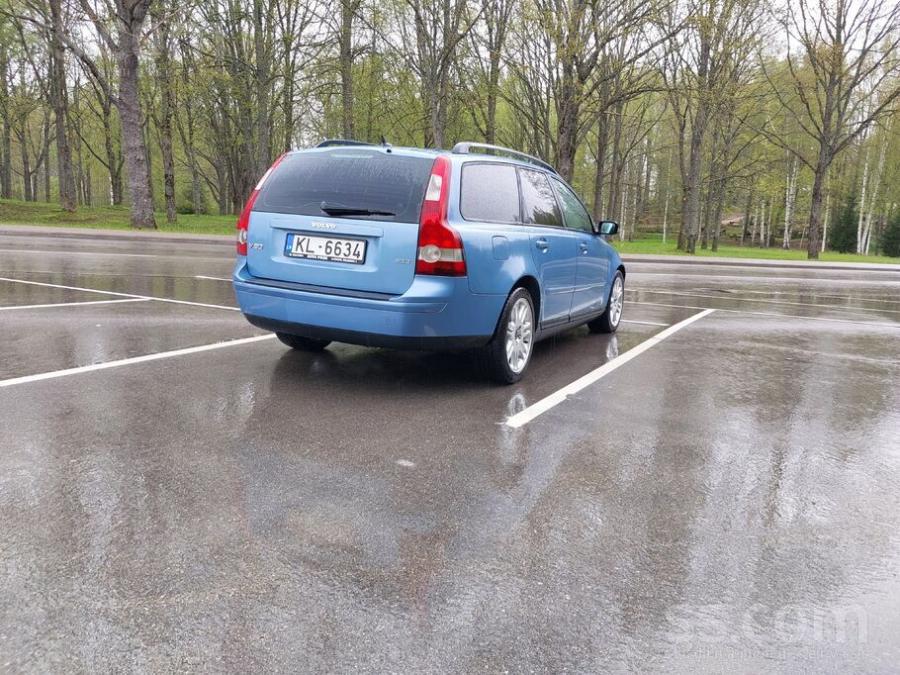 Zils Volvo V50 2004 Alūksne, ar dzinēja tilpumu 2.00 L un nobraukumu 0 tūkst. km par 1800 €, foto 8 vietnē AUTOMOTO.COM.LV