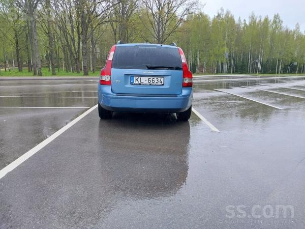 Blue Volvo V50 2004 in Aluksne, with an engine capacity of 2.00 L and mileage of 0 thousand km for 2150 €, photo 9 on AUTOMOTO.COM.LV