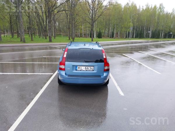 Blue Volvo V50 2004 in Aluksne, with an engine capacity of 2.00 L and mileage of 0 thousand km for 2150 €, photo 10 on AUTOMOTO.COM.LV