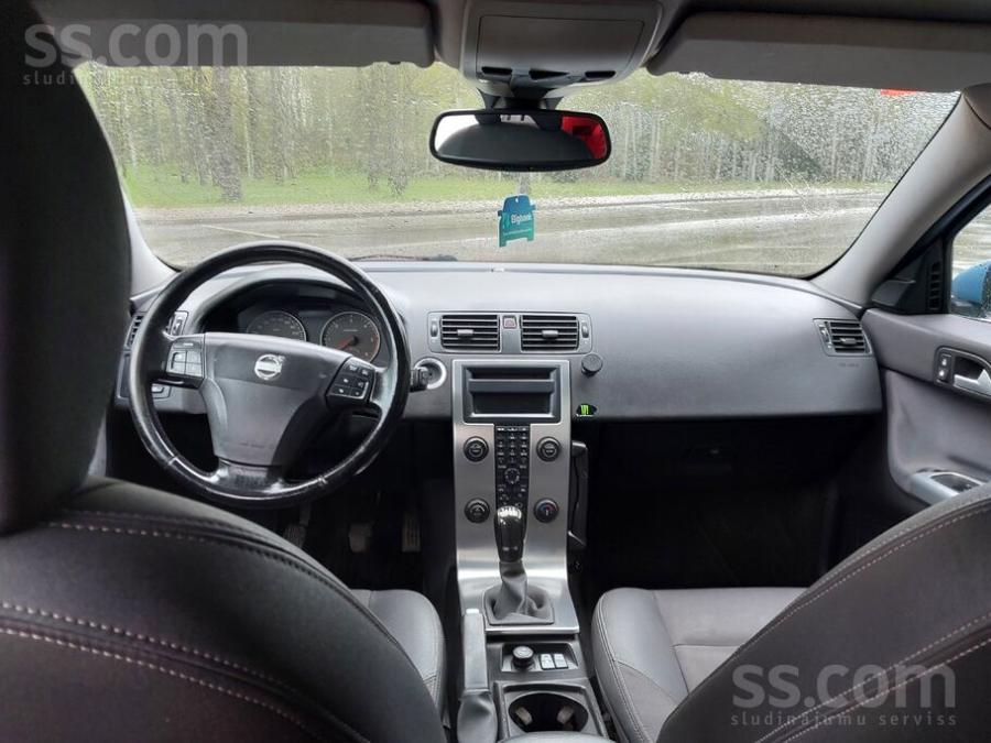 Zils Volvo V50 2004 Alūksne, ar dzinēja tilpumu 2.00 L un nobraukumu 0 tūkst. km par 1800 €, foto 15 vietnē AUTOMOTO.COM.LV
