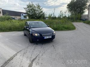 Blue Volvo V50 2004 in Ludza, with an engine capacity of 2.00 L and mileage of 352 thousand km for 1800 €, photo 2 on AUTOMOTO.COM.LV