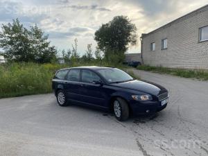 Blue Volvo V50 2004 in Ludza, with an engine capacity of 2.00 L and mileage of 352 thousand km for 1800 €, photo 3 on AUTOMOTO.COM.LV