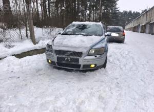 Blue Volvo V50 2004 in Riga, with an engine capacity of 2.00 L and mileage of 330 thousand km for 800 €, photo  on AUTOMOTO.COM.LV
