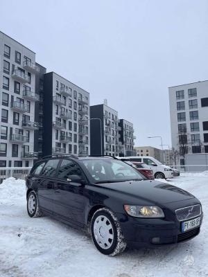 Zils Volvo V50 2004 Viļņa, ar dzinēja tilpumu 2.44 L un nobraukumu 440 tūkst. km par 3100 €, foto 3 vietnē AUTOMOTO.COM.LV