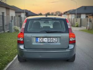 Zils Volvo V50 2004 Jelgava, ar dzinēja tilpumu 2.00 L un nobraukumu 357 tūkst. km par 2300 €, foto 7 vietnē AUTOMOTO.COM.LV