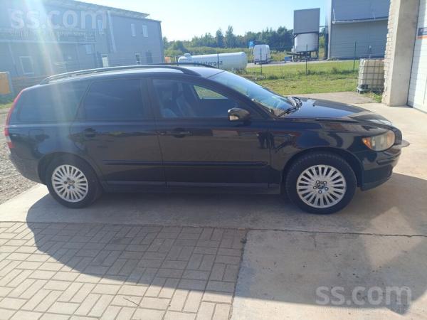 Blue Volvo V50 2004 in Liepaja, with an engine capacity of 2.00 L and mileage of 0 thousand km for 1500 €, photo 2 on AUTOMOTO.COM.LV