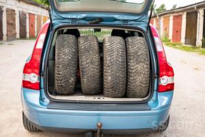 Zils Volvo V50 2004 Kuldīga, ar dzinēja tilpumu 2.40 L un nobraukumu 299 tūkst. km par 3150 €, foto 6 vietnē AUTOMOTO.COM.LV