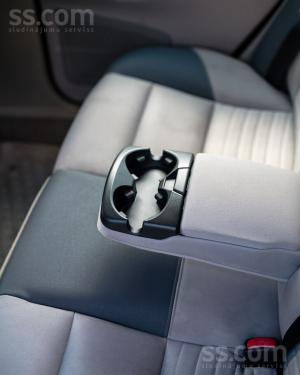 Zils Volvo V50 2004 Kuldīga, ar dzinēja tilpumu 2.40 L un nobraukumu 299 tūkst. km par 3150 €, foto 8 vietnē AUTOMOTO.COM.LV
