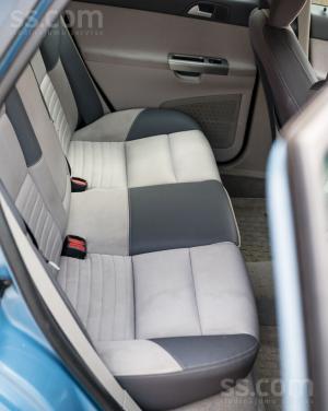 Zils Volvo V50 2004 Kuldīga, ar dzinēja tilpumu 2.40 L un nobraukumu 299 tūkst. km par 3150 €, foto 10 vietnē AUTOMOTO.COM.LV