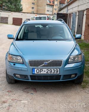 Zils Volvo V50 2004 Kuldīga, ar dzinēja tilpumu 2.40 L un nobraukumu 299 tūkst. km par 3150 €, foto 15 vietnē AUTOMOTO.COM.LV