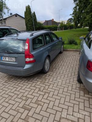 Blue Volvo V50 2004 in Saldus, with an engine capacity of 2.00 L and mileage of 300 thousand km for 750 €, photo 4 on AUTOMOTO.COM.LV