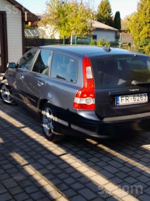 Blue Volvo V50 2005 in Riga, with an engine capacity of 2.40 L and mileage of 344 thousand km for 3200 €, photo 3 on AUTOMOTO.COM.LV