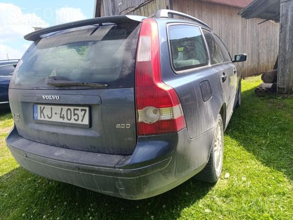 Blue Volvo V50 2005 in Liepaja, with an engine capacity of 2.00 L and mileage of 361 thousand km for 1100 €, photo 1 on AUTOMOTO.COM.LV