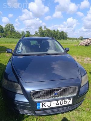Blue Volvo V50 2005 in Liepaja, with an engine capacity of 2.00 L and mileage of 361 thousand km for 1100 €, photo 3 on AUTOMOTO.COM.LV