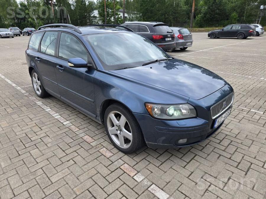 Zils Volvo V50 2005 Rīga, ar dzinēja tilpumu 2.00 L un nobraukumu 312 tūkst. km par 2100 €, foto 1 vietnē AUTOMOTO.COM.LV