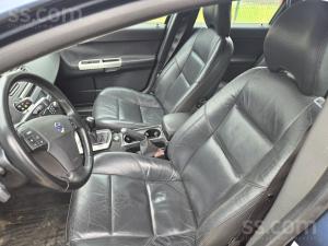 Zils Volvo V50 2005 Rīga, ar dzinēja tilpumu 2.00 L un nobraukumu 312 tūkst. km par 2100 €, foto 6 vietnē AUTOMOTO.COM.LV