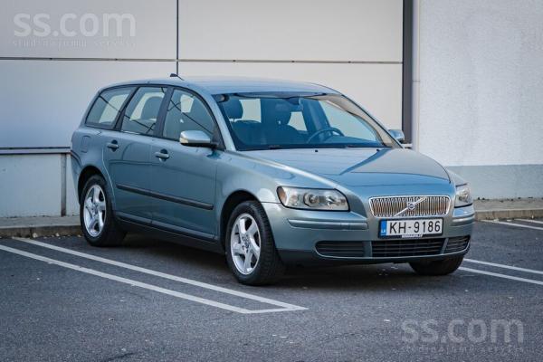 Blue Volvo V50 2005 in Riga, with an engine capacity of 1.60 L and mileage of 0 thousand km for 2495 €, photo 3 on AUTOMOTO.COM.LV