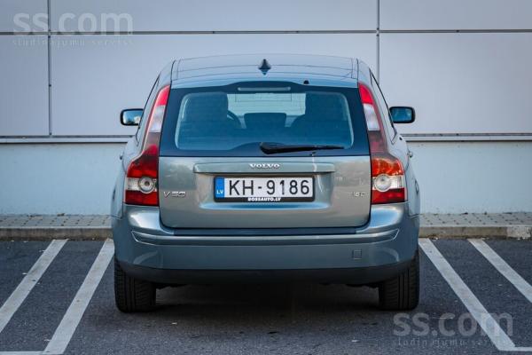 Blue Volvo V50 2005 in Riga, with an engine capacity of 1.60 L and mileage of 0 thousand km for 2495 €, photo 5 on AUTOMOTO.COM.LV
