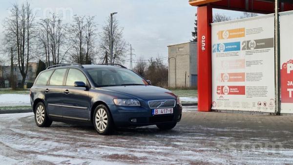 Zils Volvo V50 2005 Jelgava, ar dzinēja tilpumu 2.00 L un nobraukumu 325 tūkst. km par 1550 €, foto 2 vietnē AUTOMOTO.COM.LV