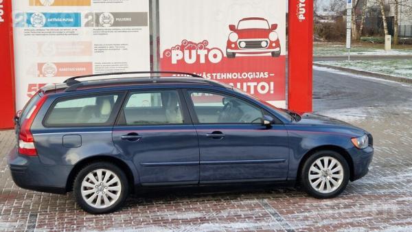 Zils Volvo V50 2005 Jelgava, ar dzinēja tilpumu 2.00 L un nobraukumu 325 tūkst. km par 1550 €, foto 3 vietnē AUTOMOTO.COM.LV