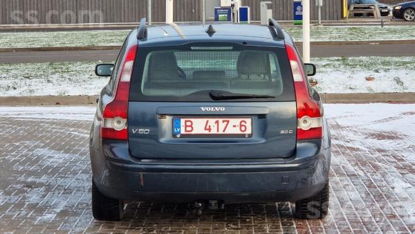 Zils Volvo V50 2005 Jelgava, ar dzinēja tilpumu 2.00 L un nobraukumu 325 tūkst. km par 1550 €, foto 9 vietnē AUTOMOTO.COM.LV