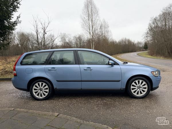 Blue Volvo V50 2005 in Utena, with an engine capacity of 1.80 L and mileage of 315 thousand km for 550 €, photo 9 on AUTOMOTO.COM.LV