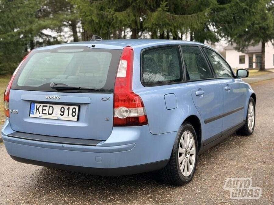 Blue Volvo V50 2005 in Vilnius, with an engine capacity of 1.80 L and mileage of 350 thousand km for 550 €, photo 2 on AUTOMOTO.COM.LV